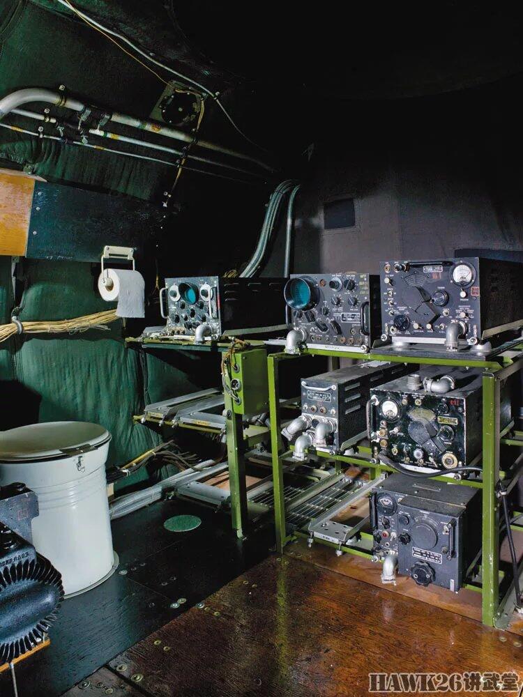 钻进：广岛死神“伊诺拉·盖伊”号重型轰炸机 罕见的B-29内部照片 - 哔哩哔哩