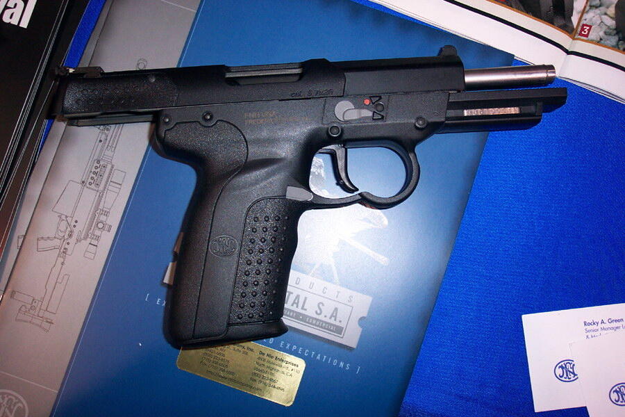 [轻武器科普] 警察杀手——Five-seveN手枪 - 哔哩哔哩