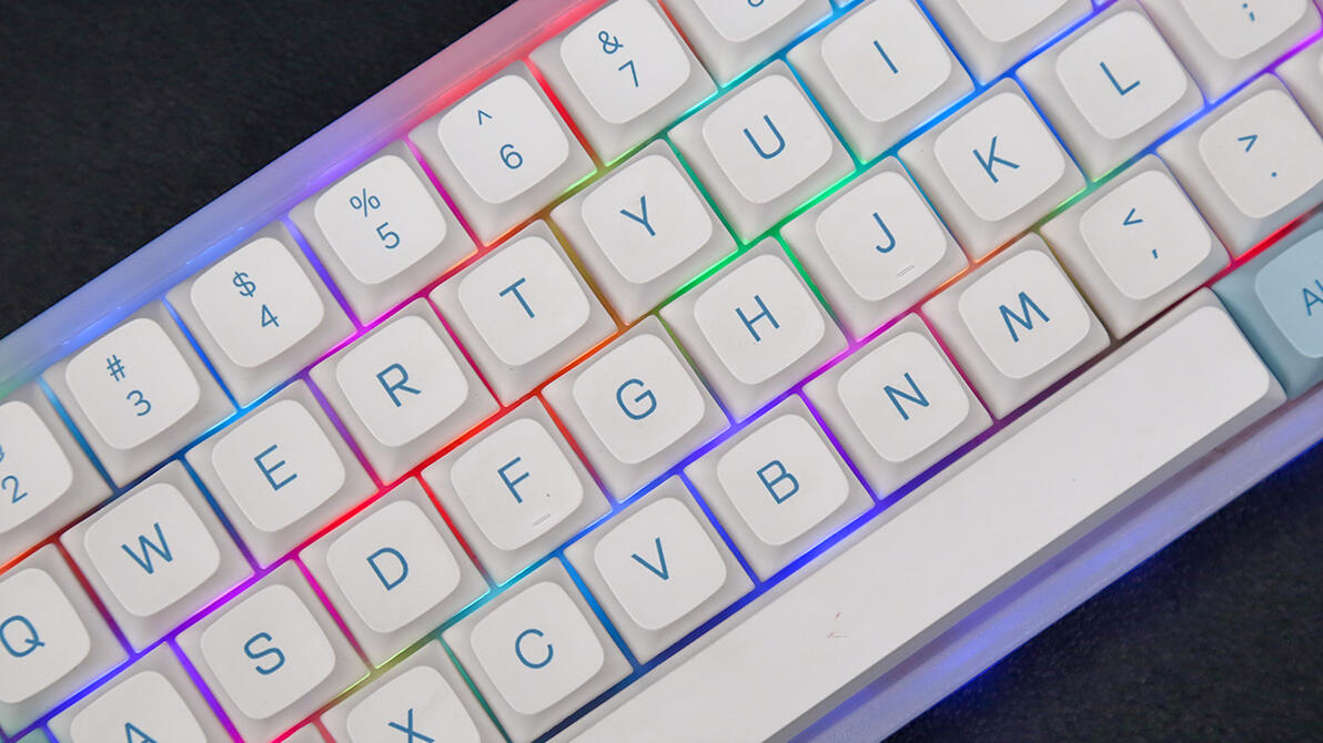 声音更HIFI 手感更劲道：TTC烈焰红轴V2评测 - 哔哩哔哩