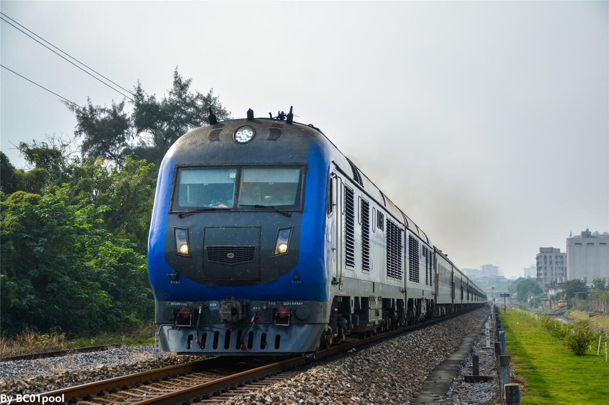 【BCPL MOC】积木再现“京沪十三猪”辉煌 - 哔哩哔哩