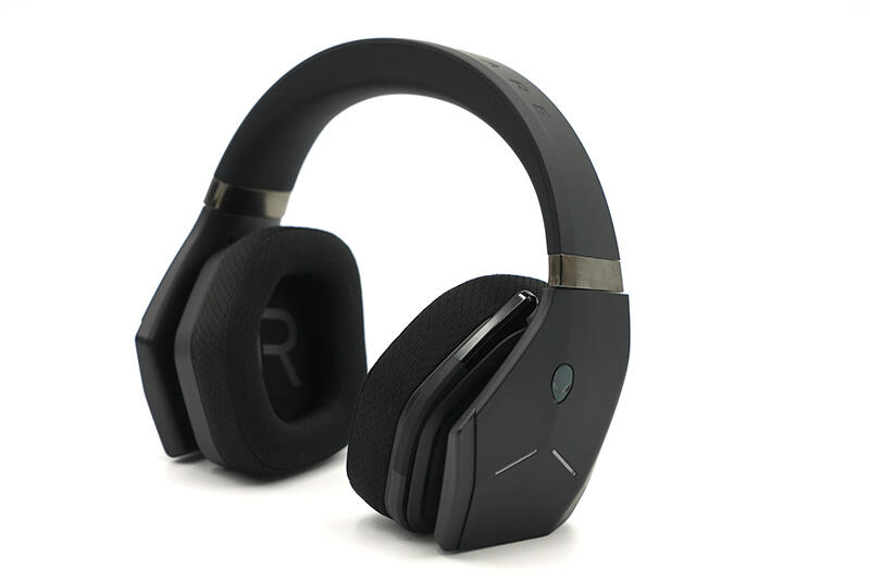 畅玩无拘束 Alienware AW988无线游戏耳机开箱评测 - 哔哩哔哩