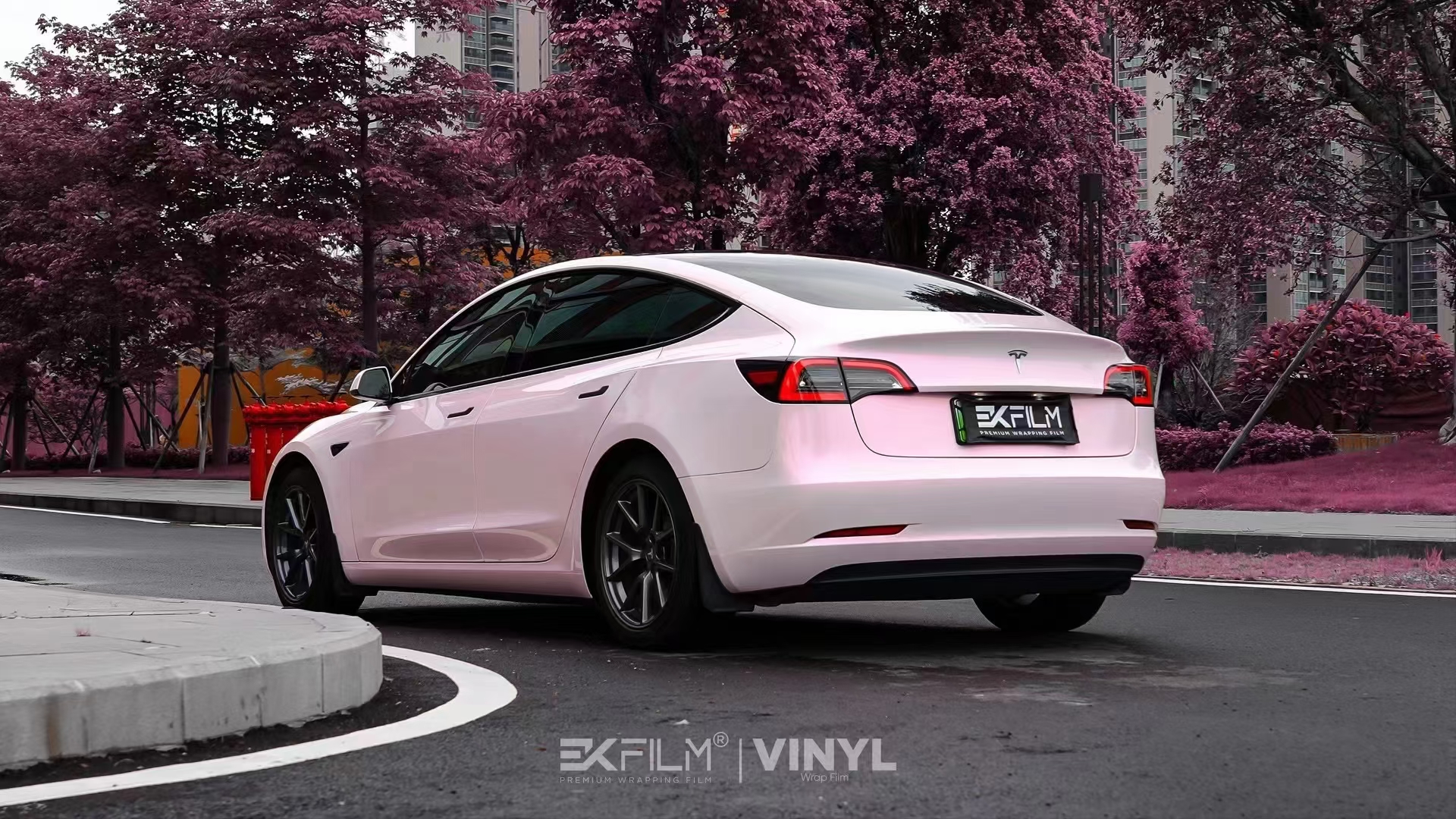 特斯拉model3-EKFILM改色膜花悦粉，绝对的青春活力 - 哔哩哔哩