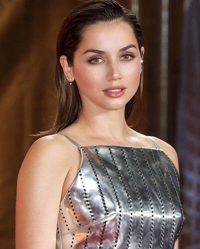 安娜·德·阿玛斯（Ana de Armas）每个角色都是性感代名词 - 哔哩哔哩