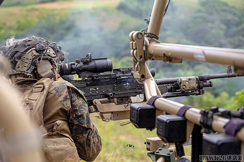 驻冲绳美军战术分队实弹训练 Mk 19榴弹发射器 M240机枪倾泻火力 - 哔哩哔哩