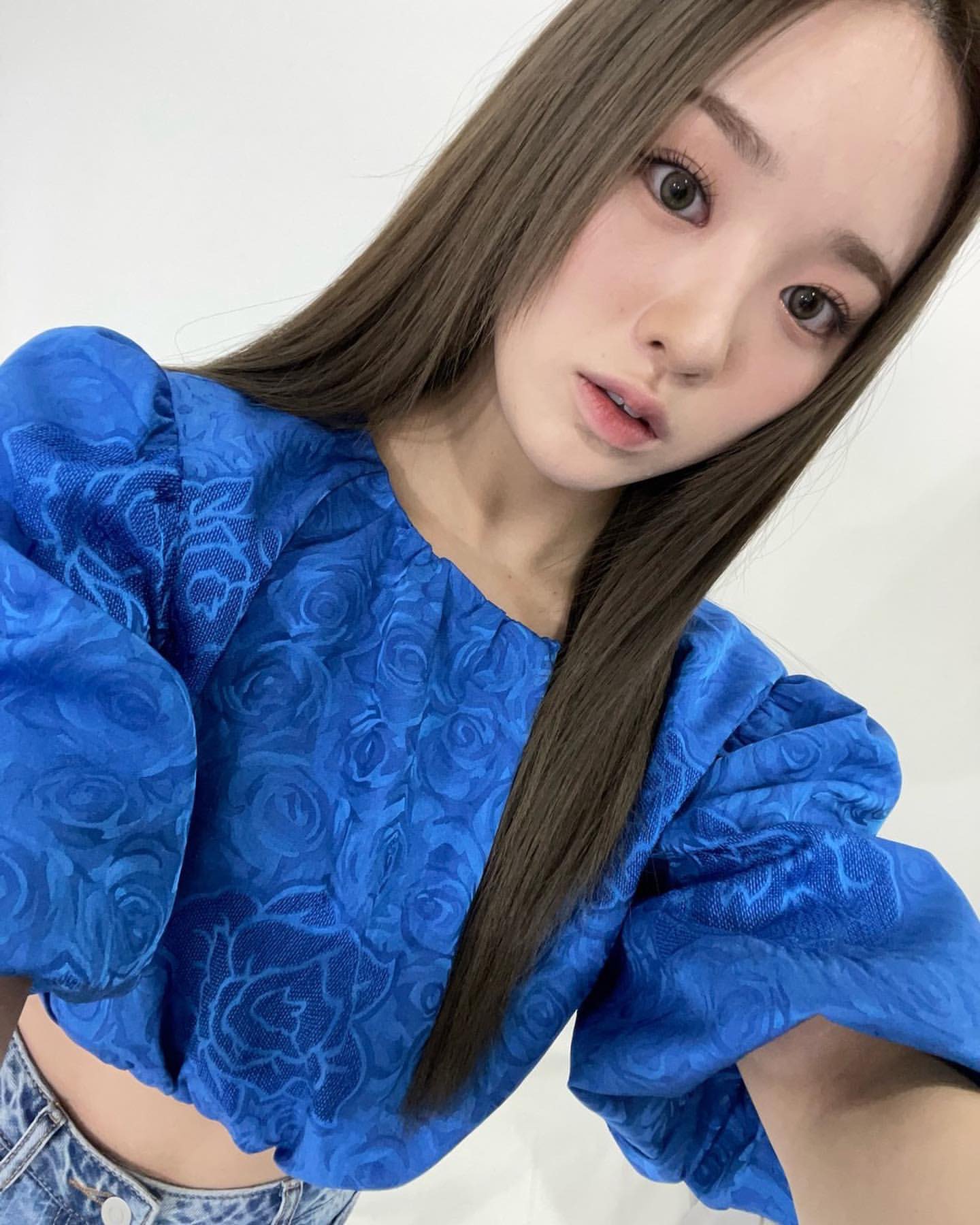 230227 | RIO Instagram Update - 哔哩哔哩