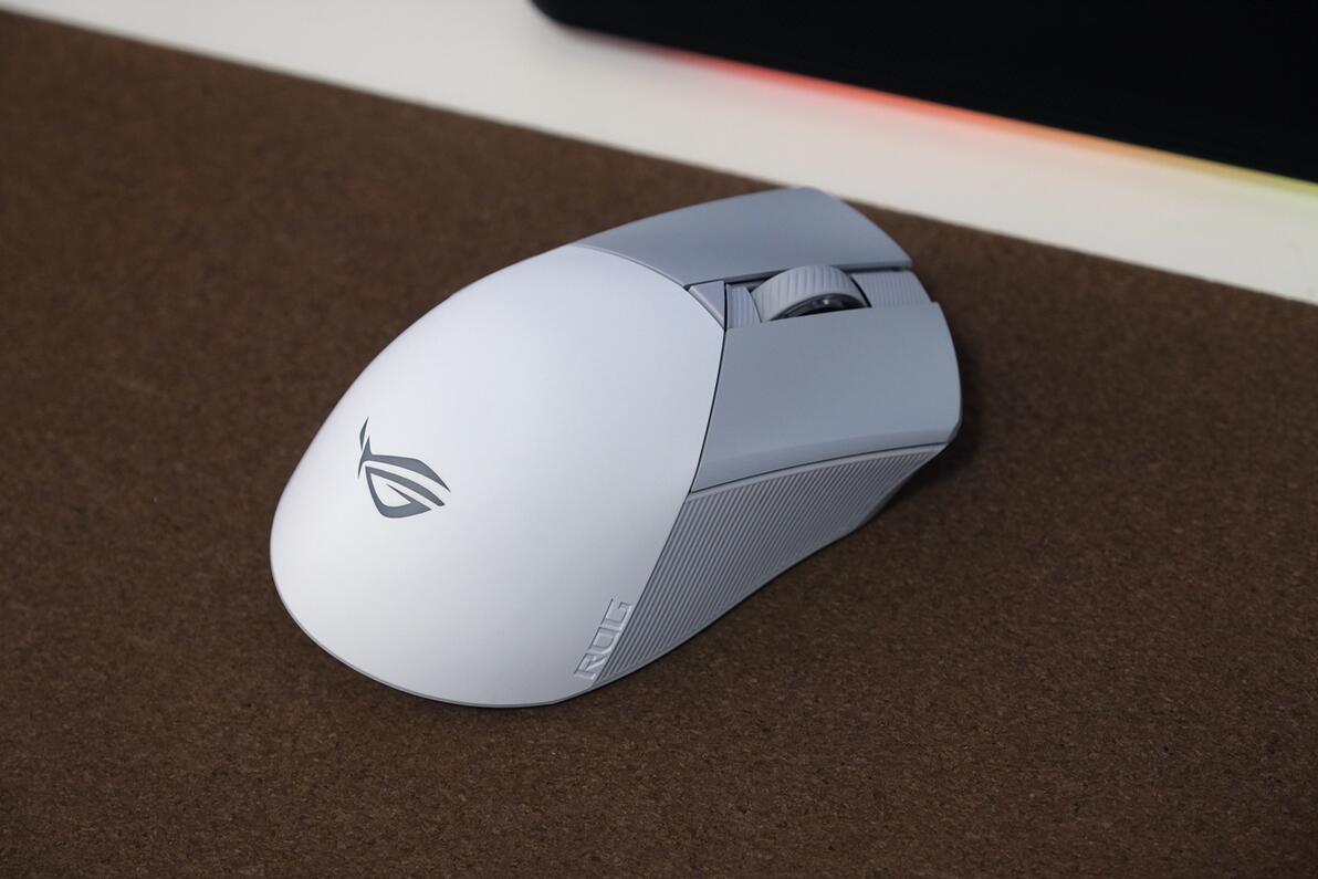 36K旗舰传感器加持，ROG战刃3无线AimPoint36k电竞鼠标评测 - 哔哩哔哩