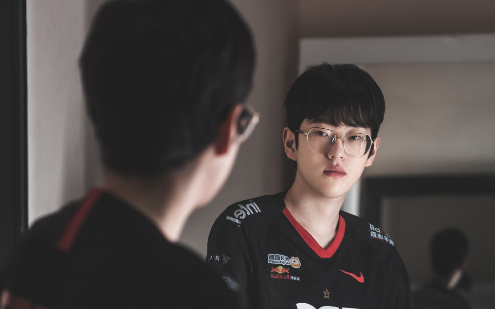 打响S12小组赛！Faker放话：如果能双杀EDG会非常有趣！ - 哔哩哔哩