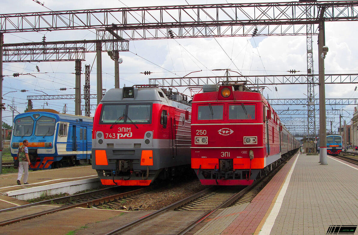 【科普】从“板砖”到“螃蟹”——俄罗斯铁路VL65型和EP1型电力机车（下） - 哔哩哔哩