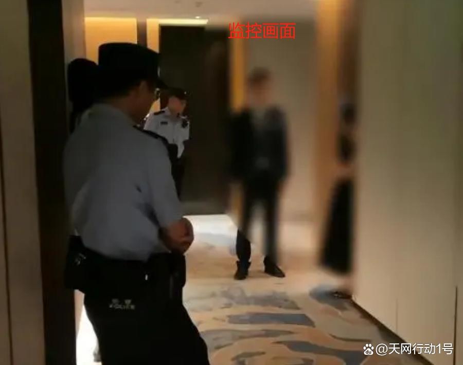 女子半夜回酒店床上惊现陌生男子，酒店：员工操作失误并赔偿 哔哩哔哩