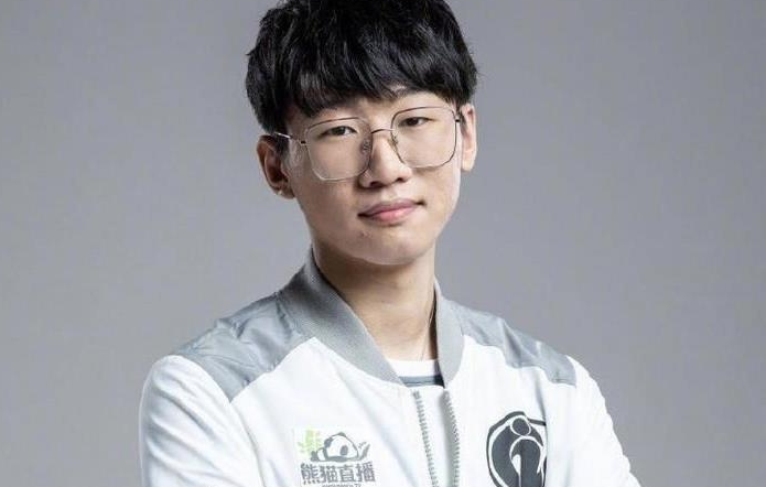 Ning直播辟谣去LGD：他们经理说我点头就行？但我不知道啊！ - 哔哩哔哩