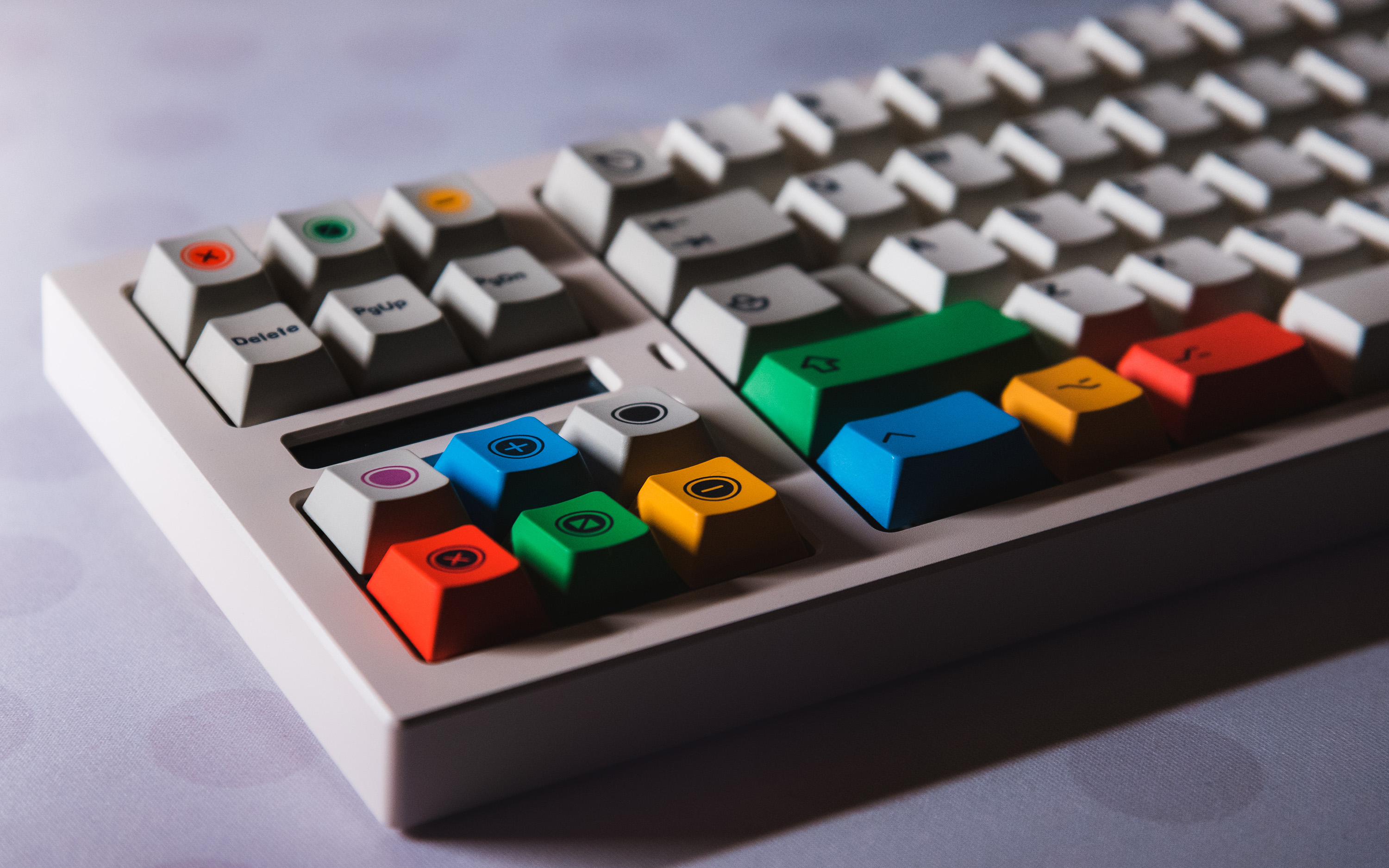 「闲聊键盘」之TENET 70：让设计渗入每一个细节 - 哔哩哔哩