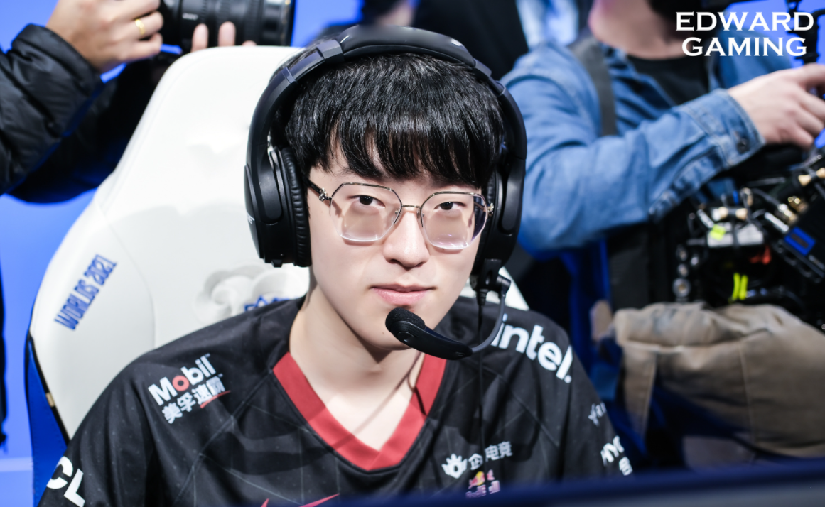 骑士归来铸荣光——恭喜EDG夺得2021全球总决赛冠军！ - 哔哩哔哩