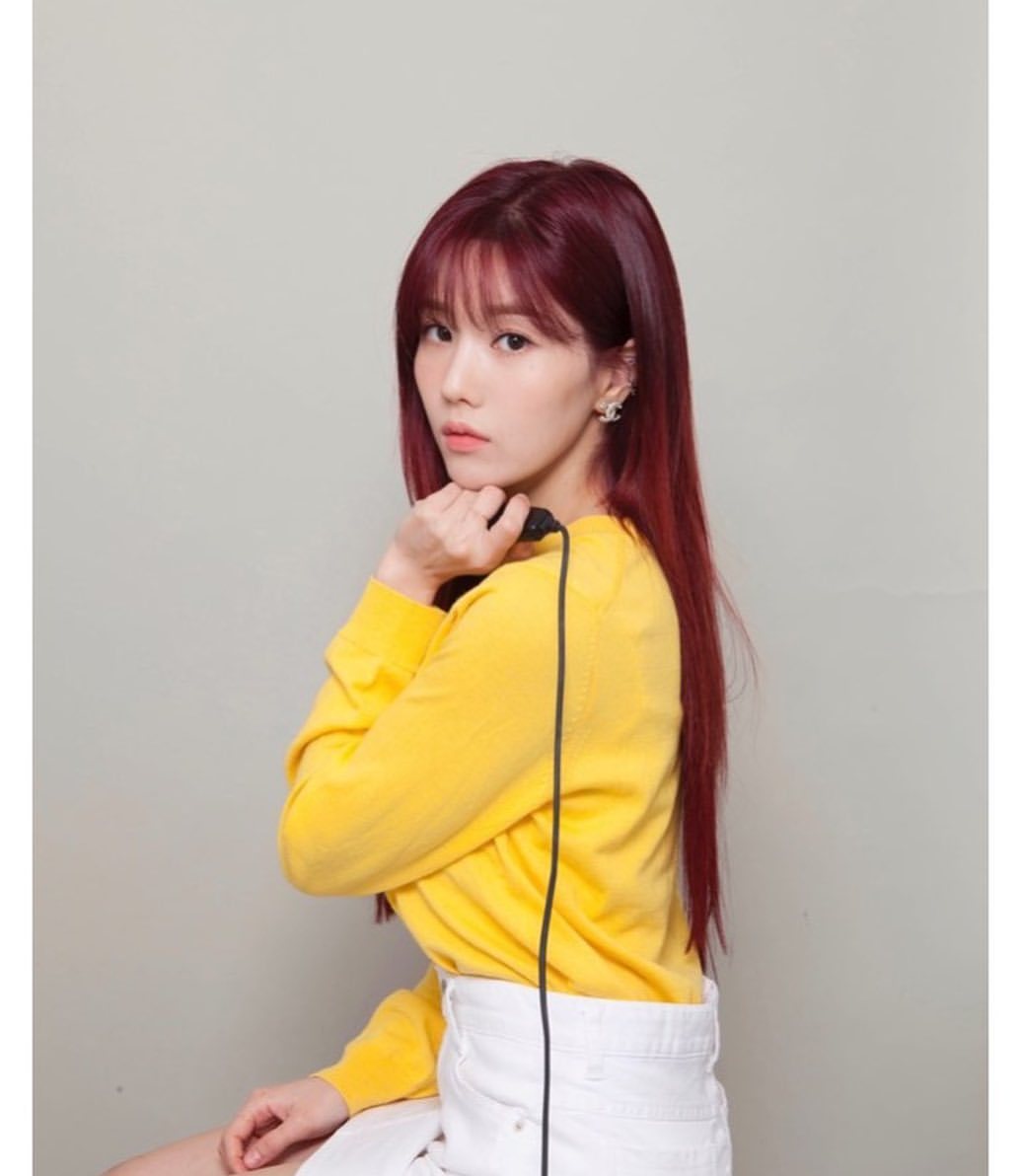 izone ins更新权恩妃相关 200404 - 哔哩哔哩