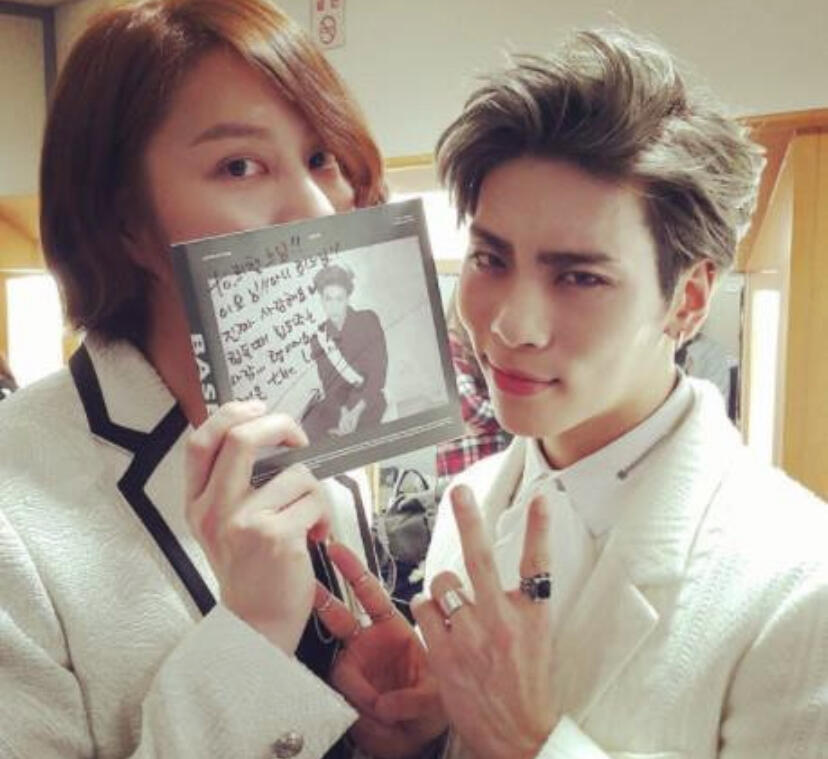 【韩网热议】金希澈《认哥》强调“SHINee是5人” 粉丝暖哭！ - 哔哩哔哩