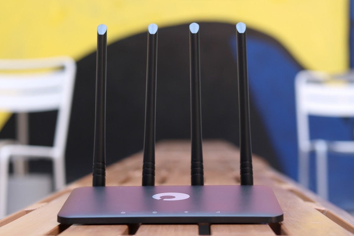 带智能组网的4G路由器超级方便，蒲公英X4C开箱体验 - 哔哩哔哩