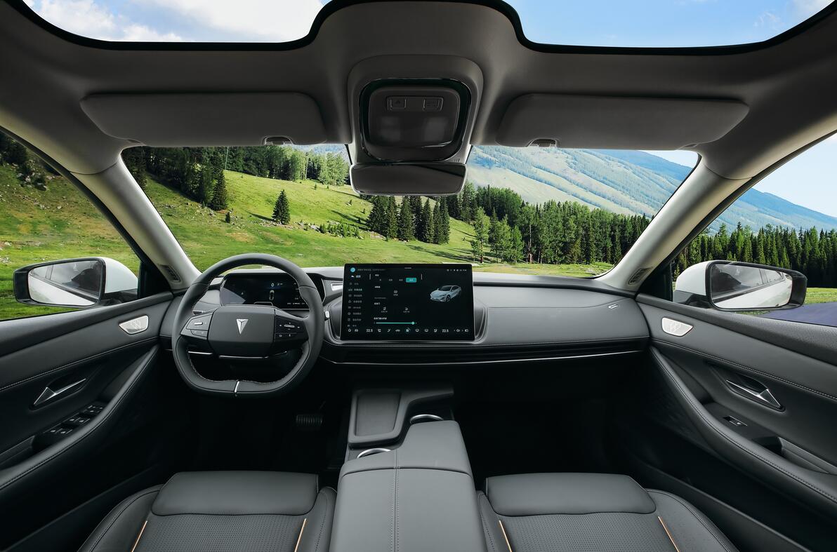 纯电、增程、氢电齐上阵，长安深蓝SL03上市 售16.89万起 - 哔哩哔哩