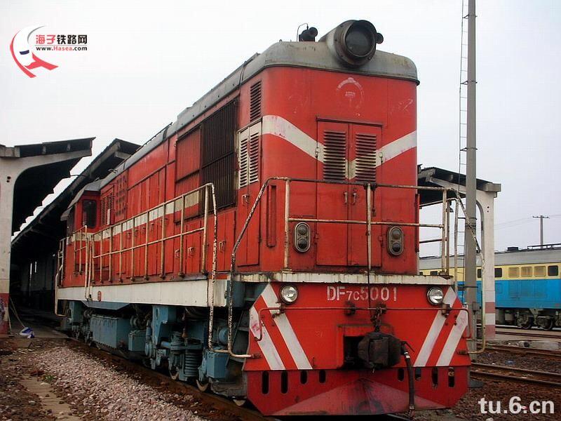 【科普】二七厂的杰作-中国铁道部|北京二七机车厂|东风7C型内燃机车 - 哔哩哔哩