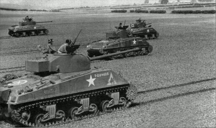 战车专栏:M4谢尔曼坦克的不同型号 - 哔哩哔哩