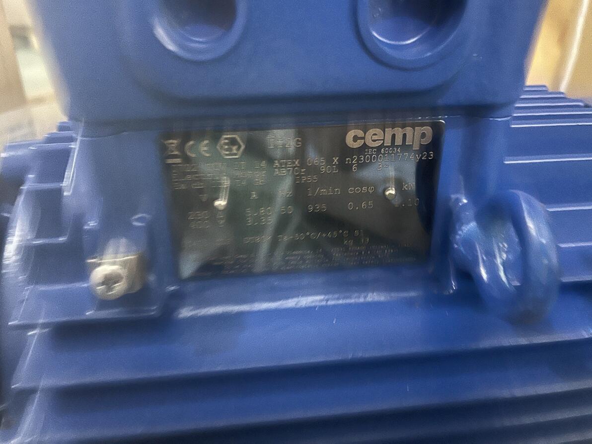 意大利CEMP通用低压IEC电机AB 30 71 B 4带双向风扇 - 哔哩哔哩