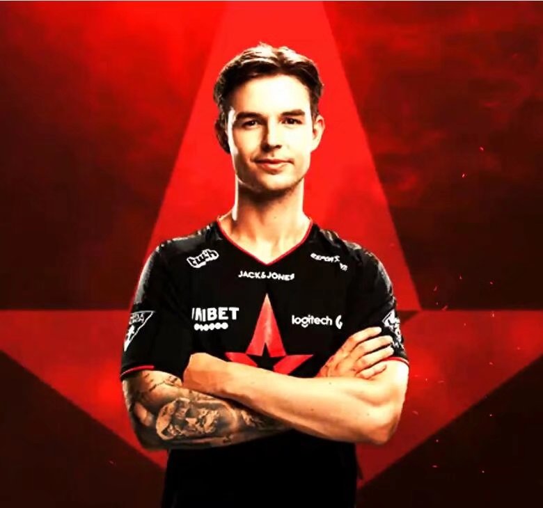 我在等他俩回来，dev1ce和Nicolai - 哔哩哔哩