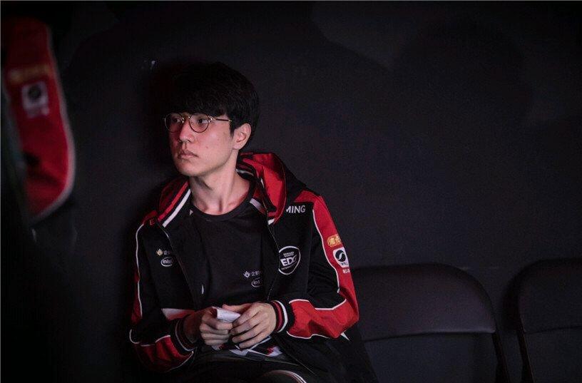 EDG公布首发名单，Ray成为替补，新上单首发对阵OMG！ - 哔哩哔哩