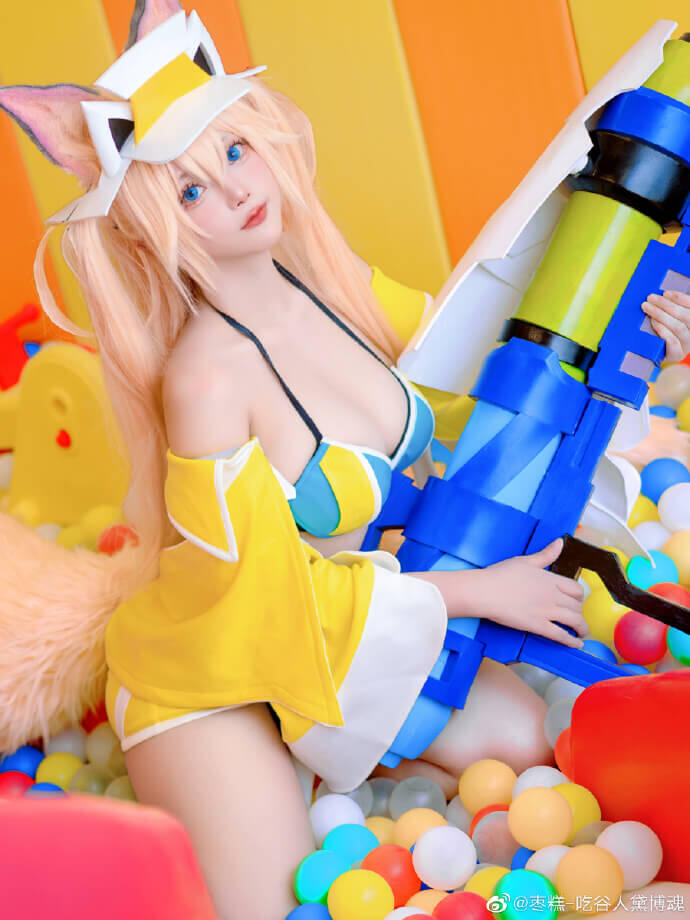 【世界弹射物语COS】白面夏毛九尾之女 稻穗泳装cos cn枣糕 - 哔哩哔哩