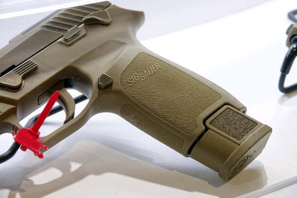 【轻武器科普】美军新一代制式手枪——M17/M18 MHS手枪 - 哔哩哔哩