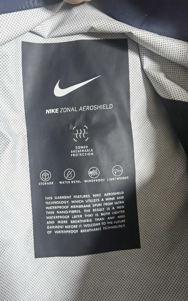 【装备考古】NIKE AEROSHIELD风衣主观体验分享 - 哔哩哔哩