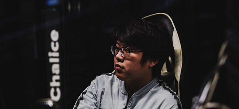 DOTA2：Chalice虎牙首秀火力全开，连隔壁的Zz1tai都赶来送礼了！ - 哔哩哔哩