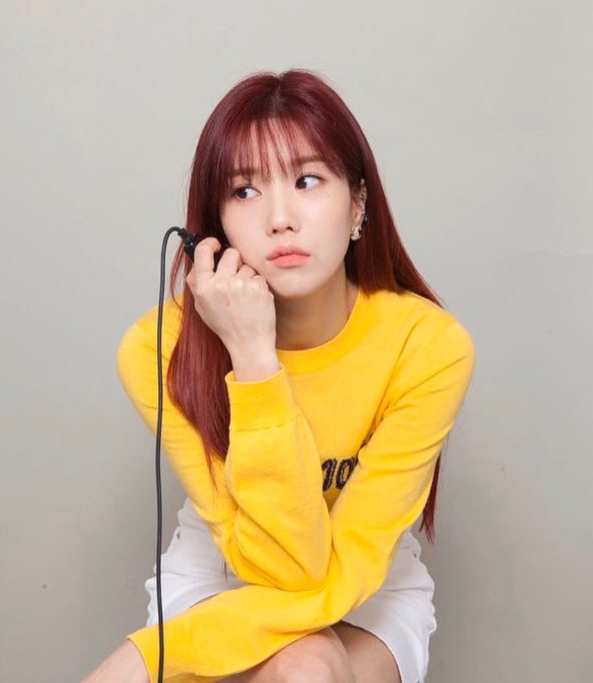 izone ins更新权恩妃相关 200404 - 哔哩哔哩