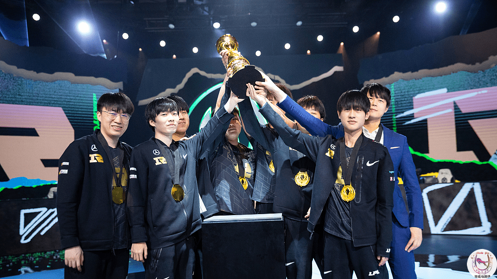 【2022LPL春季赛总冠军】Bin荣获FMVP RNG将代表LPL出征MSI 5冠军齐聚巅峰竞技 - 哔哩哔哩