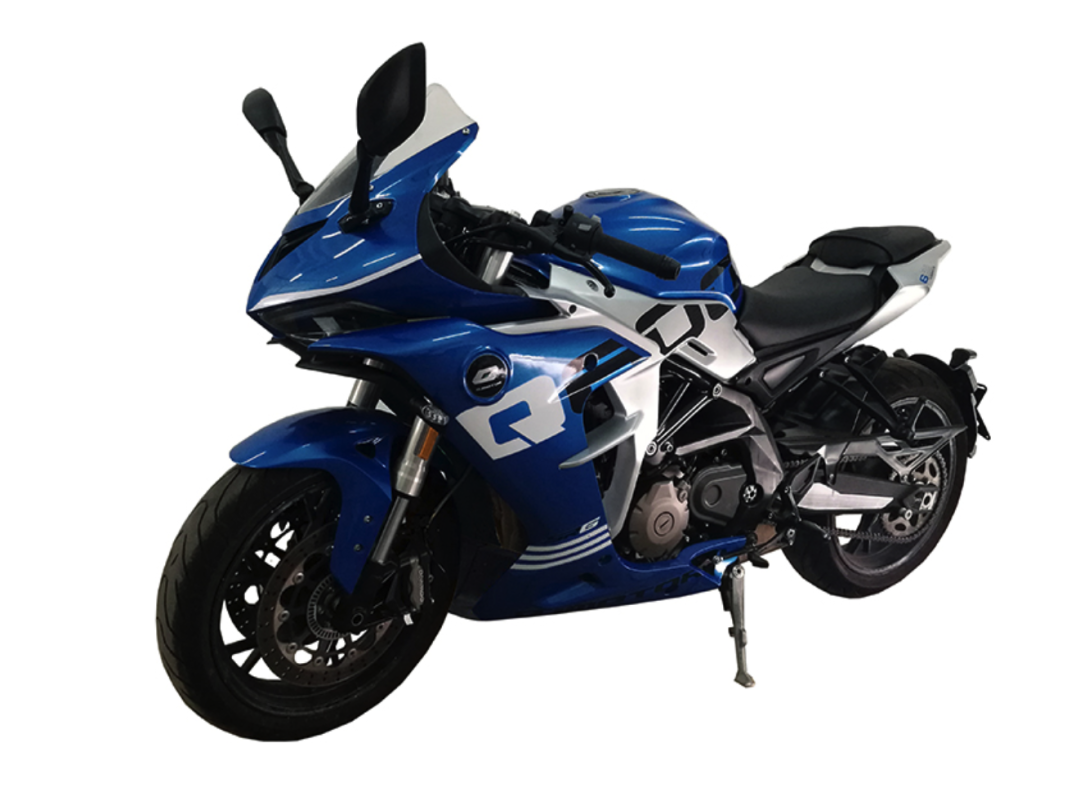 国内首款四缸仿赛摩托亮相，搭载黄龙街车的600cc四缸发动机！ - 哔哩哔哩