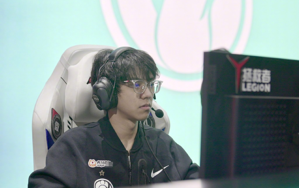 Jay一击制胜！IG赛点局败给LGD，教练组BP策略出现严重失误 - 哔哩哔哩