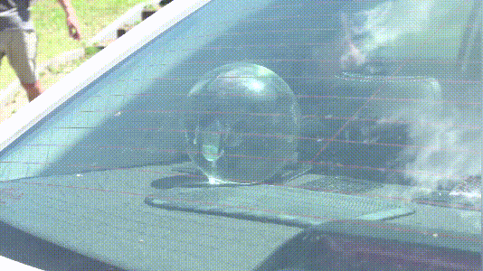 小物件大隐患，别把这些东西留在车里 - 哔哩哔哩