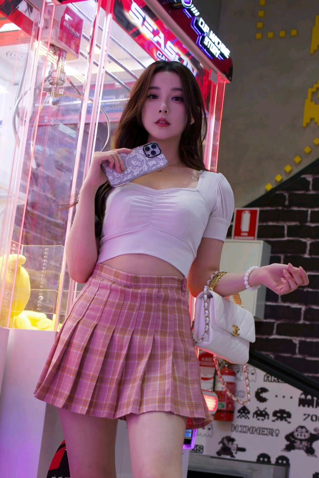 Kitty解说LPL首秀，被喷是不会说中文的花瓶，本人发文道歉 - 哔哩哔哩