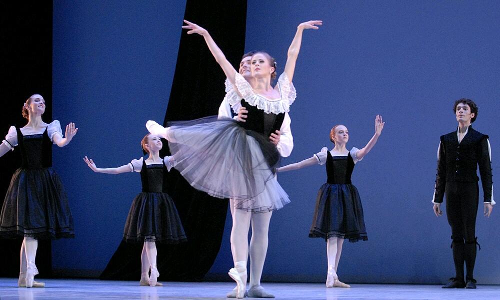 【芭蕾音乐】巴兰钦：芭蕾《莫扎特风》Mozartiana - 哔哩哔哩