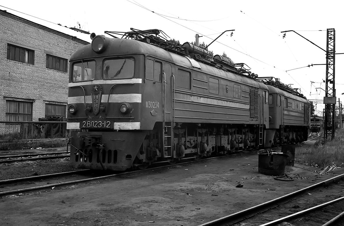 【铁道科普】VL8型电力机车的六轴兄弟——苏联铁路VL23型电力机车 - 哔哩哔哩