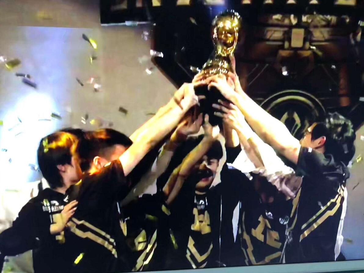 LPL票选最感动比赛，RNG夺得MSI冠军第一，IG夺得S8冠军第二！ - 哔哩哔哩