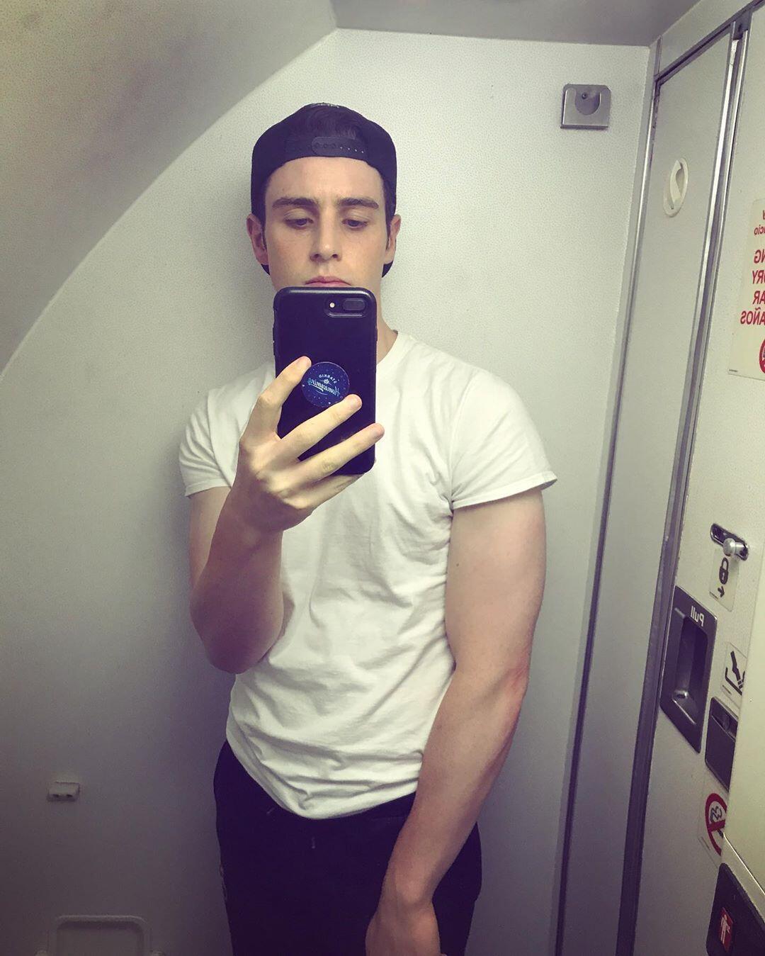 StarKid演员：Robert Manion - 哔哩哔哩