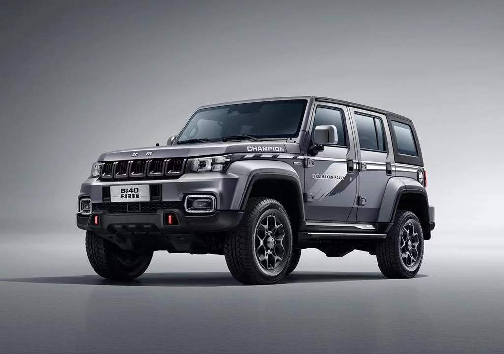 越野老炮PK新晋小生，北京BJ40静态对比坦克300 - 哔哩哔哩