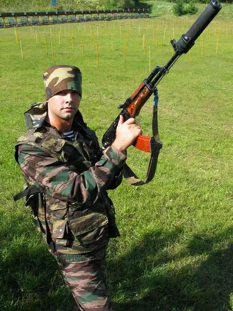 俄罗斯最新AK205步枪亮相阅兵式！阅兵5款步枪全盘点！｜轻武专栏 - 哔哩哔哩