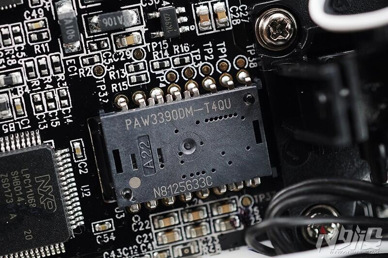 雷蛇曼巴眼镜蛇精英版游戏鼠标拆解评测 - 哔哩哔哩