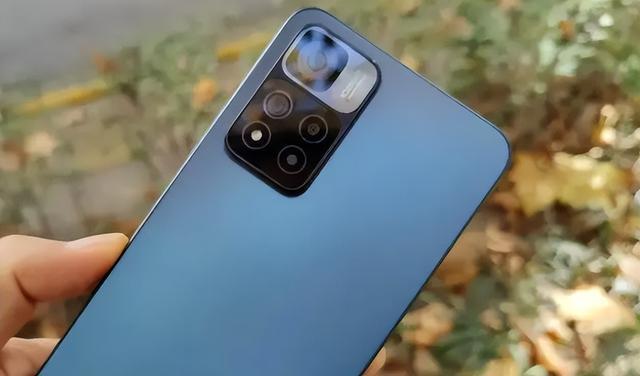 首发210W快充，红米再次发力了，Note12系列带着惊喜来了 - 哔哩哔哩