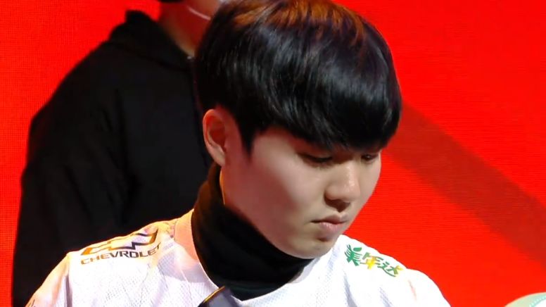 LPL春季赛FPX完胜IG，打野Xun连续两场遭针对，赛场失态面露苦涩 - 哔哩哔哩