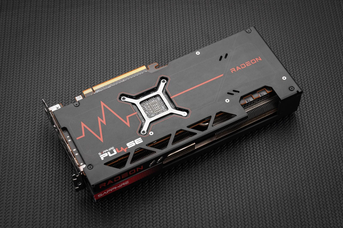 RX 7800 XT/7700 XT显卡测评，AMD 2K游戏利器登场 - 哔哩哔哩