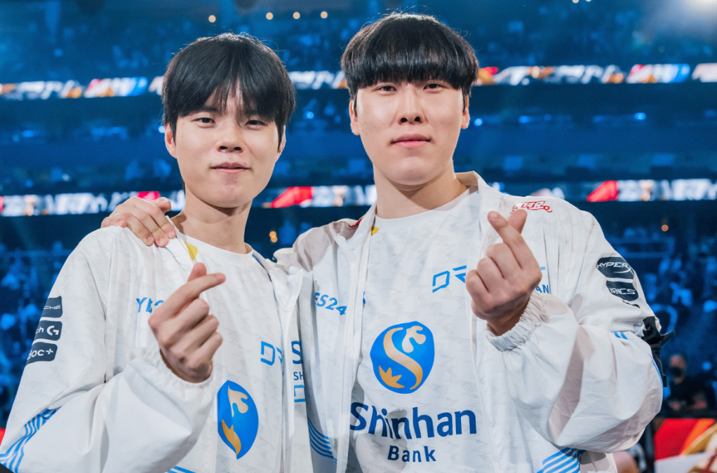 DRX决赛对决T1！Deft正面回应退役传言，Theshy好友存在感十足 - 哔哩哔哩