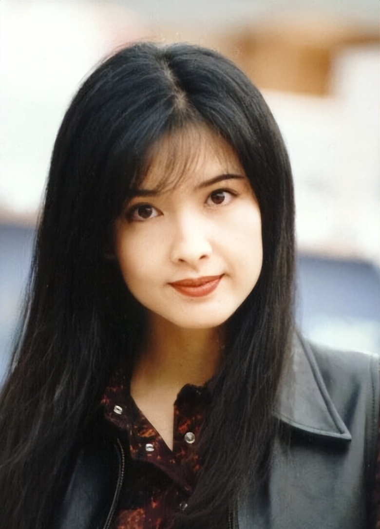 回顾周慧敏的情感之路：经历八次出轨，还有“绿帽奥特曼”的外号 - 哔哩哔哩