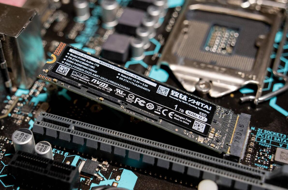 超大杯果然更有料：致钛PC005 Active 1TB体验 - 哔哩哔哩