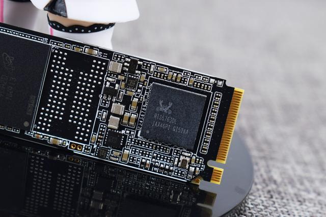 主流级可靠之选，威刚XPG S11 LITE 256G开箱简单上手评测 - 哔哩哔哩