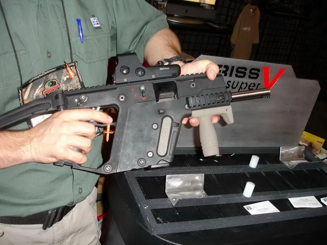 暗区军武志丨“短剑”出鞘——Vector冲锋枪 - 哔哩哔哩